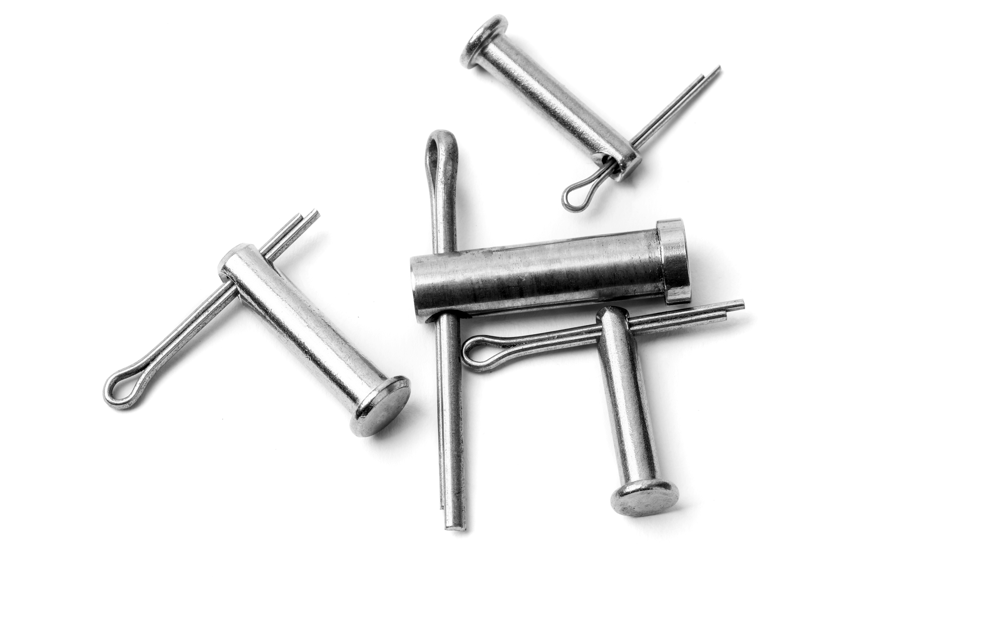 Zveze s sorniki in zatiči